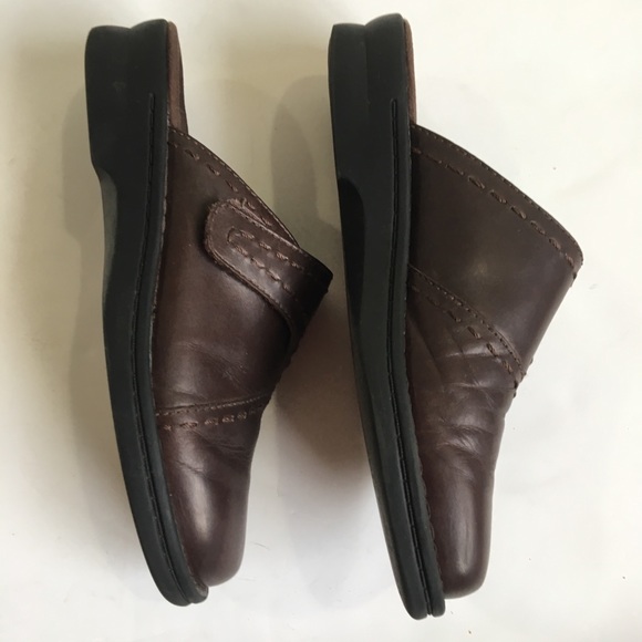 Clarks | Shoes | Clarks Leather Clogsmules Size 8m | Poshmark